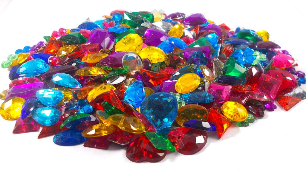 Assorted Plastic Stones – 100G | Sai Mosaic Art